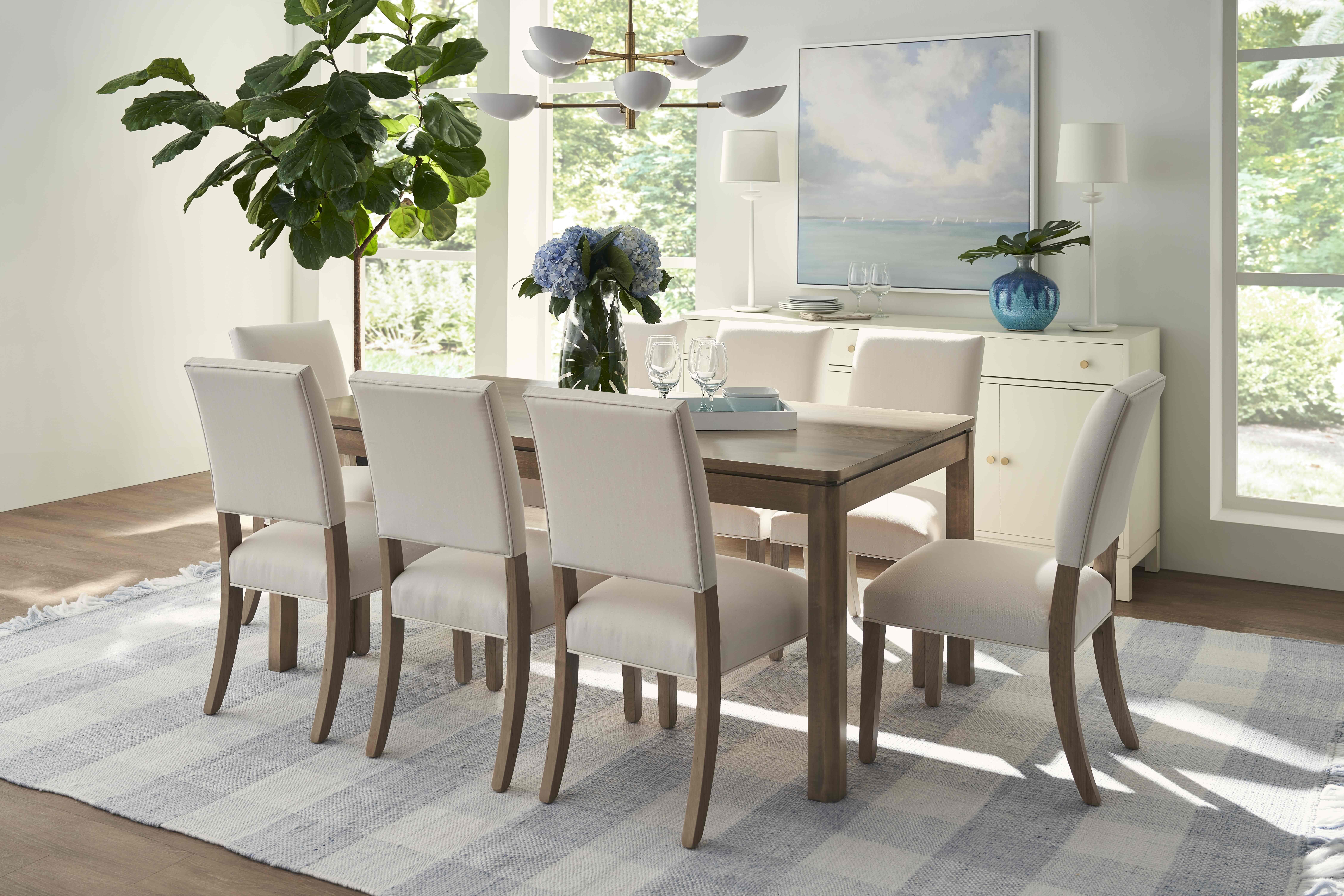 elegante dining table